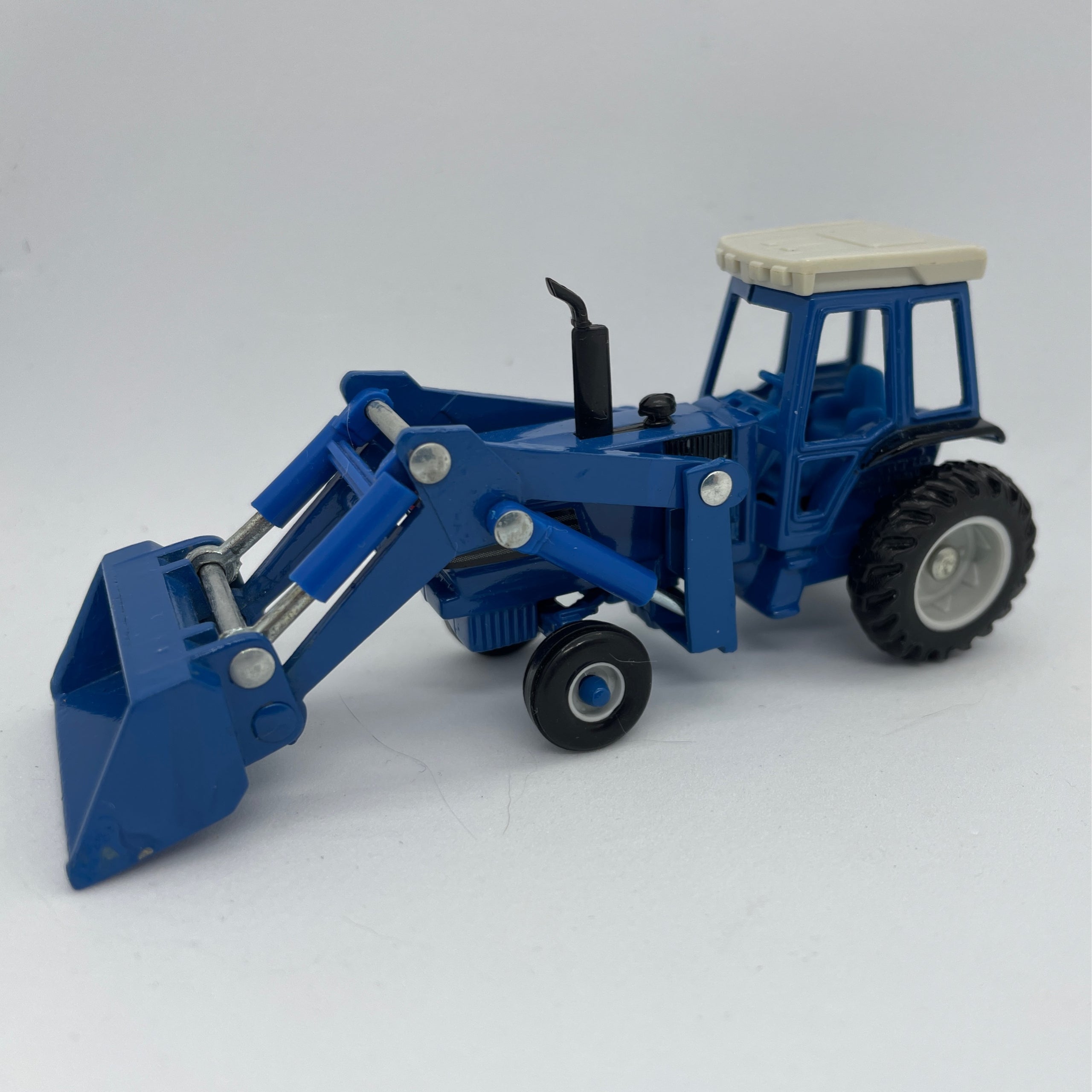 8730 - Loader | Family Fire: Fireworks & Farm Toys